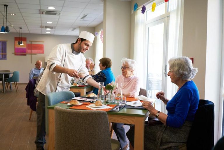 Métier : comment travailler dans la restauration collective ? - Strategico